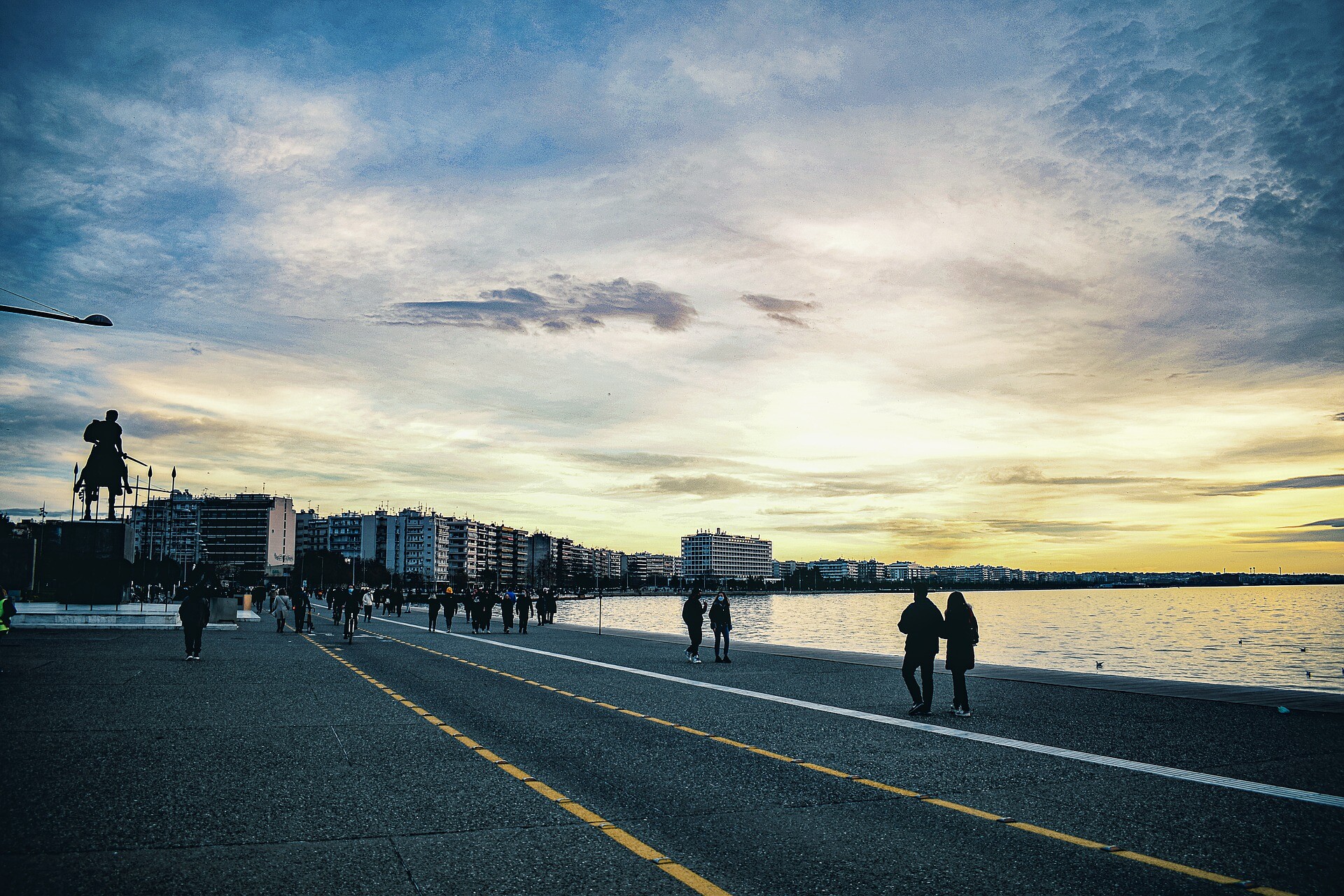 Μίνι lockdown σε Θεσσαλονίκη, Λάρισα, Χαλκιδική και Κιλκίς - Παρατείνονται τα μέτρα σε άλλες ...